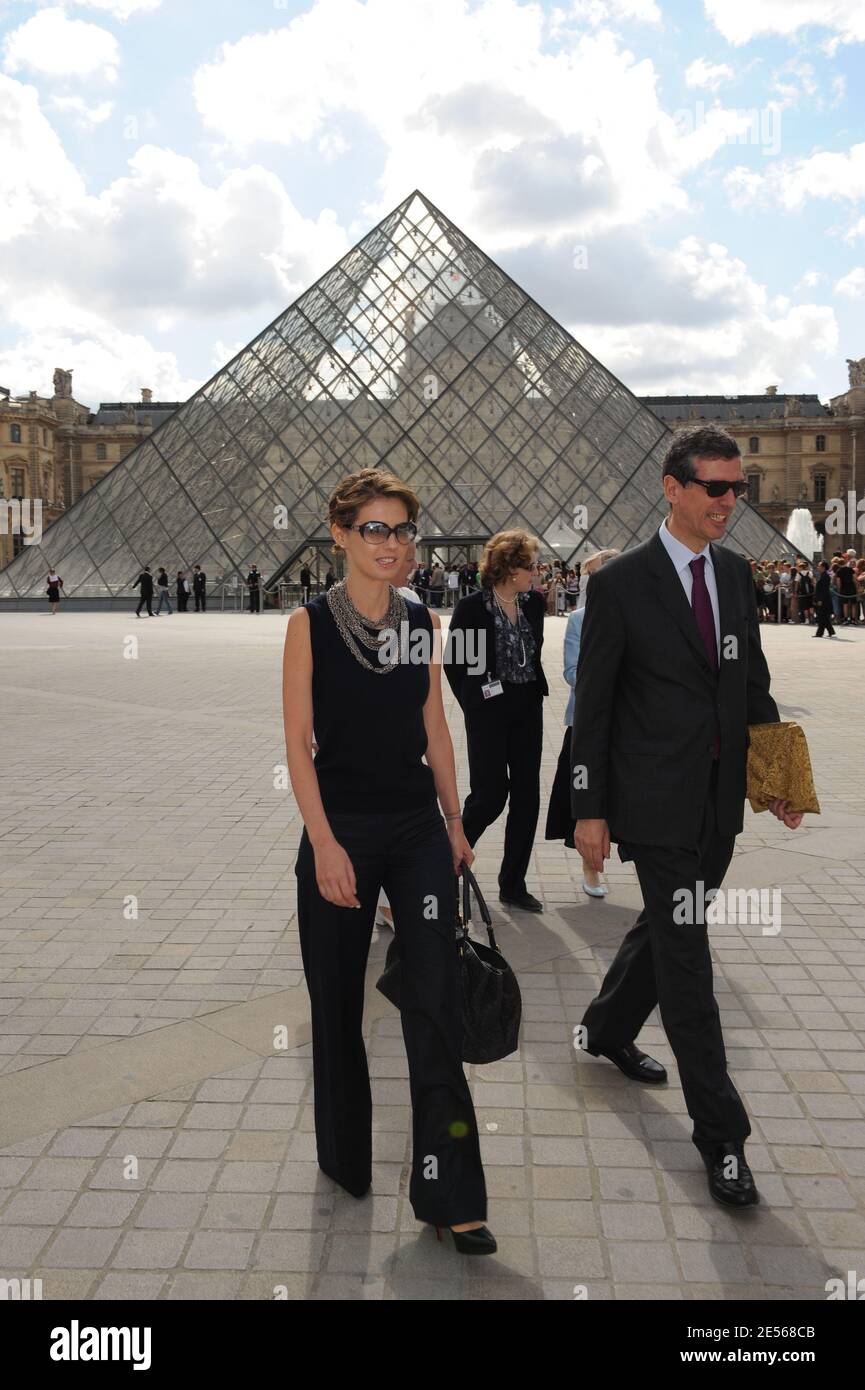 Henri Loyrette and Syrian First Lady Asma after her visit at the Louvre ...