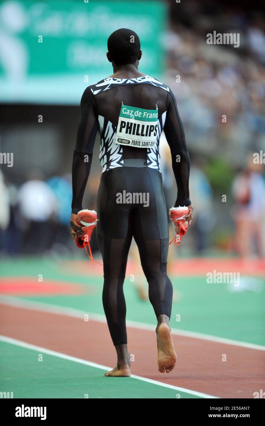 USA's Dwight Phillips competes on men's long jump during the Athletics ...