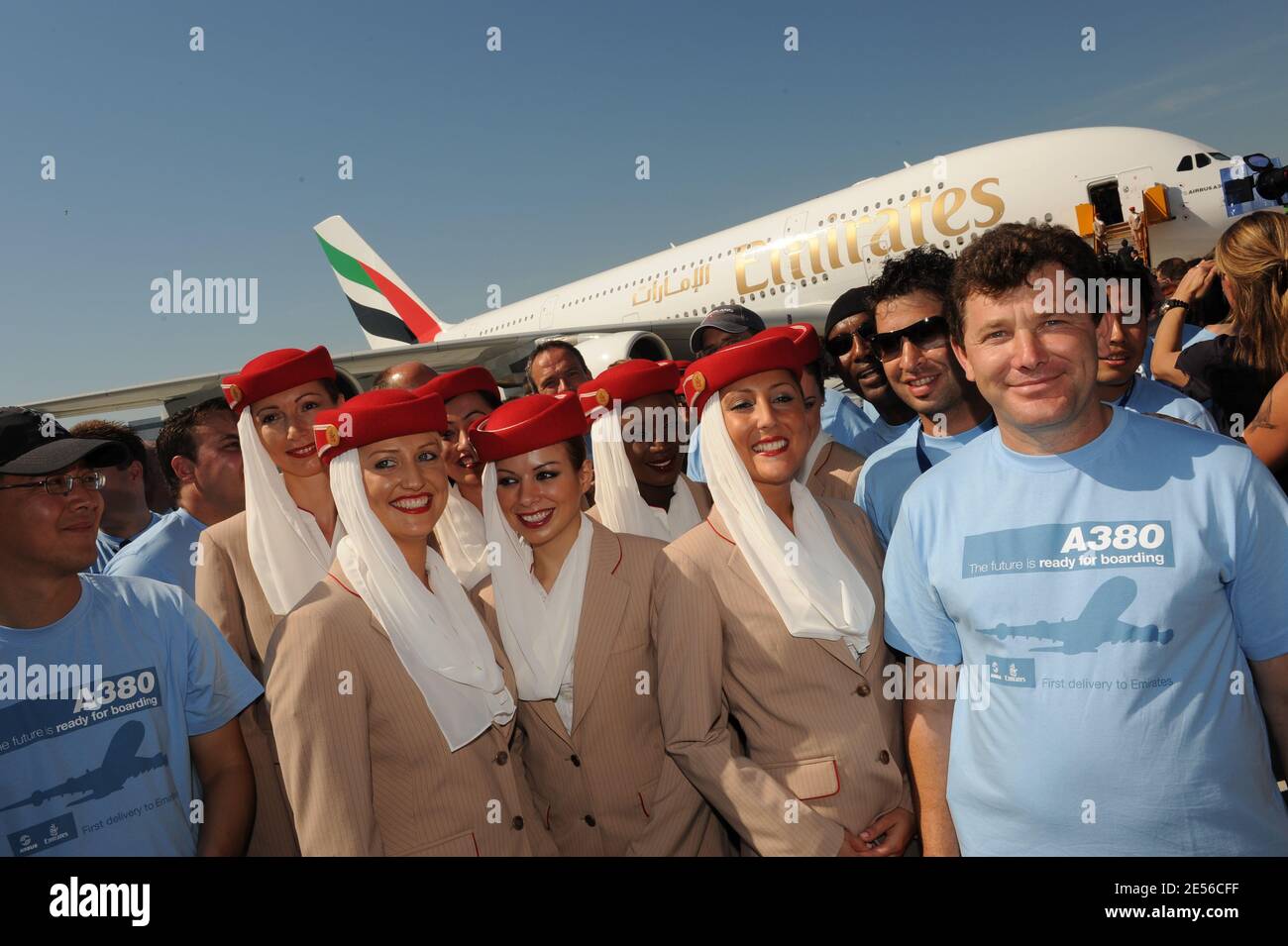 Emirates employees hi-res stock photography and images - Alamy