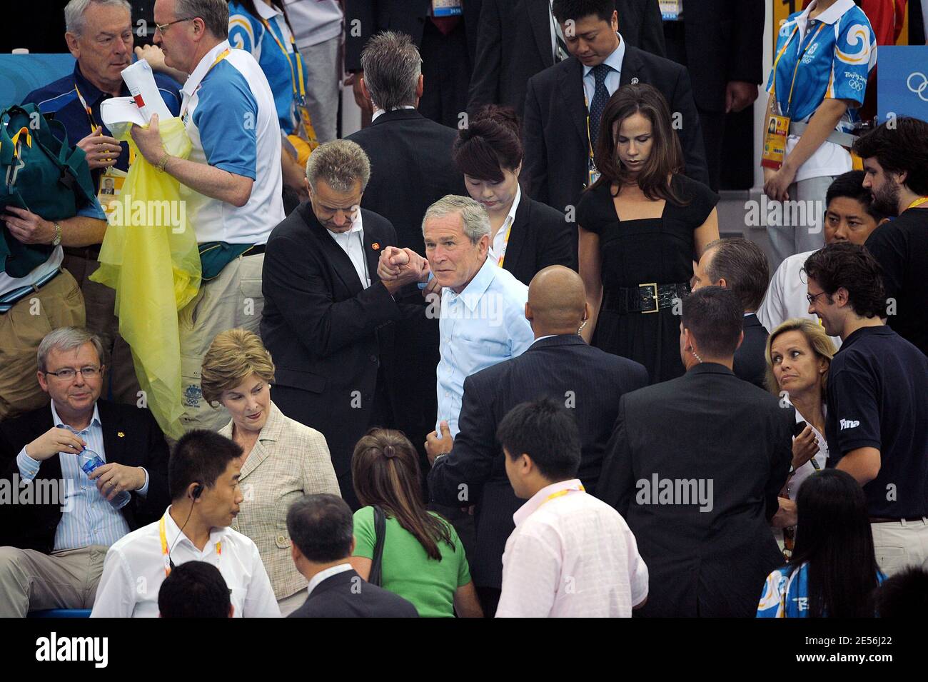 Us president george bush swimming hi-res stock photography and images ...