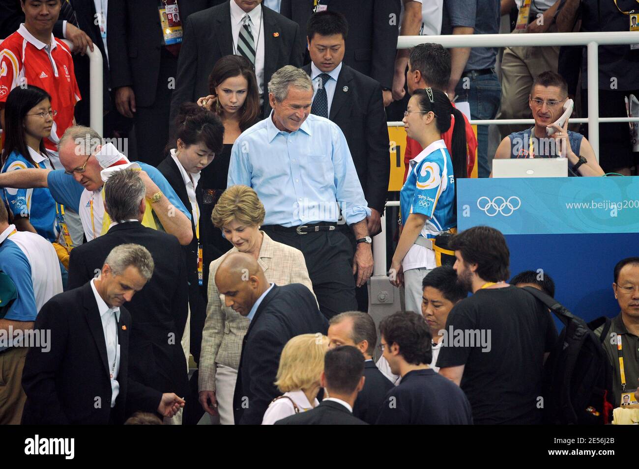 Us president george bush swimming hi-res stock photography and images ...