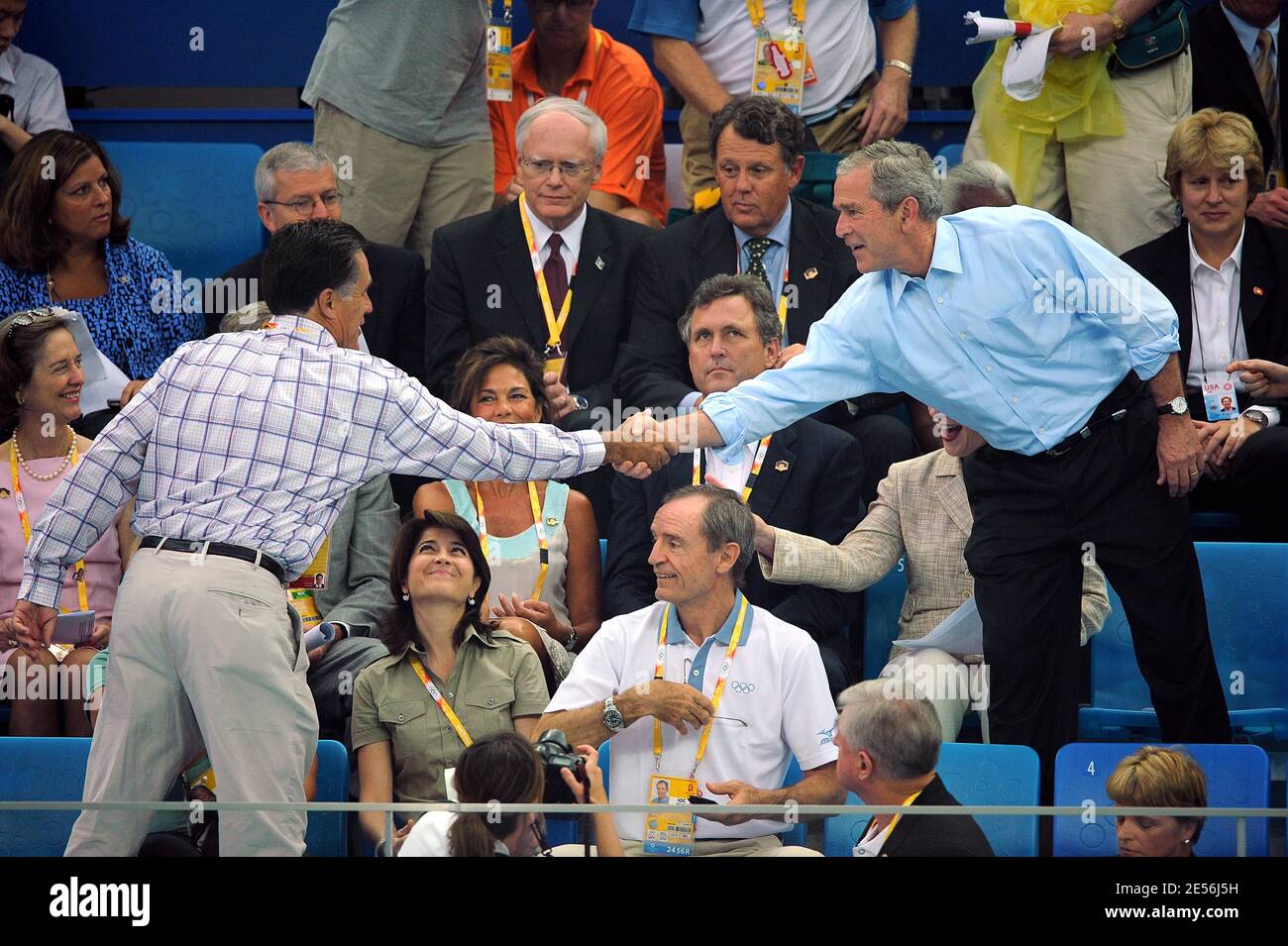 Us president george bush swimming hi-res stock photography and images ...