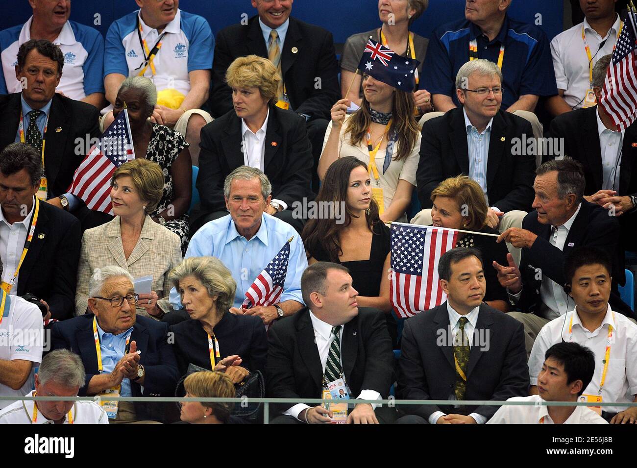 Us president george bush with his wife laura daughter barbara hi-res ...