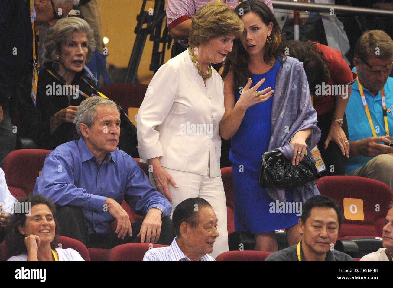 US President George Bush, wife Laura, daugter Barbara, Former US ...