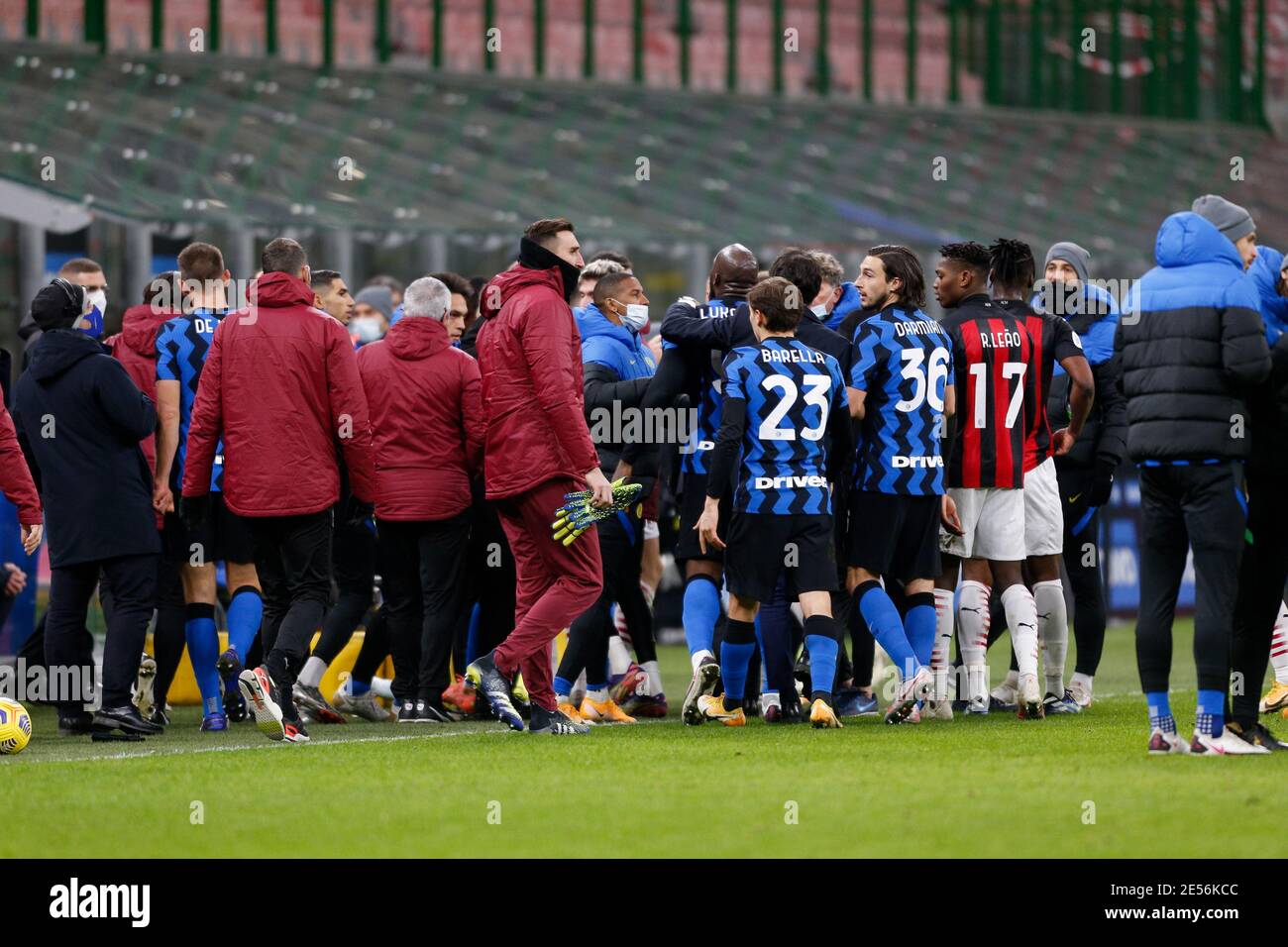 Angry footballers hi-res stock photography and images - Alamy