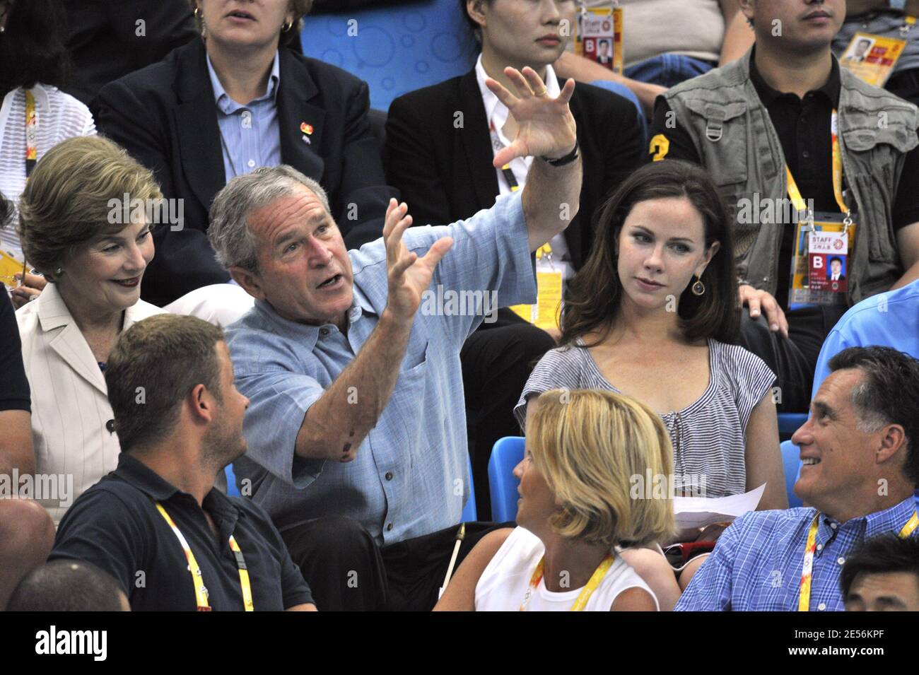Us president george bush swimming hi-res stock photography and images ...