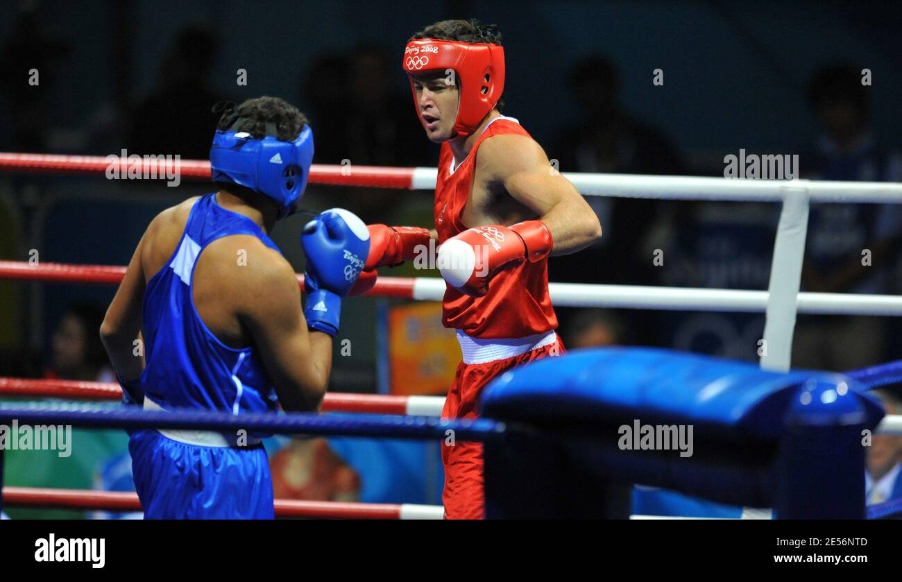 Australia's boxer Brad Pitt begins his fight category 91 Weight in the ...