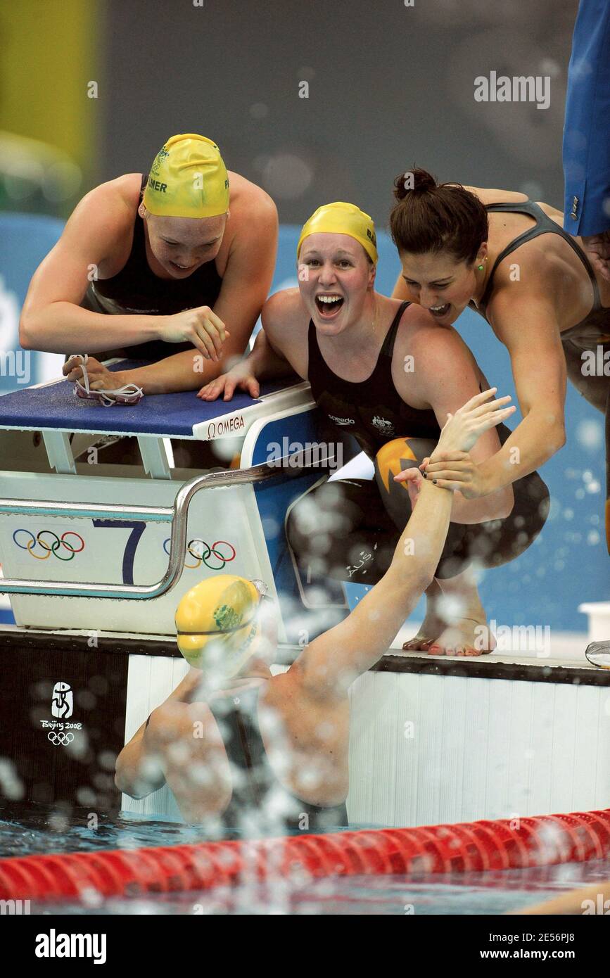 Bronte Barratt, Kylie Palmer, Linda Mackenzie and Stephanie Rice of Australia celebrate winning ...