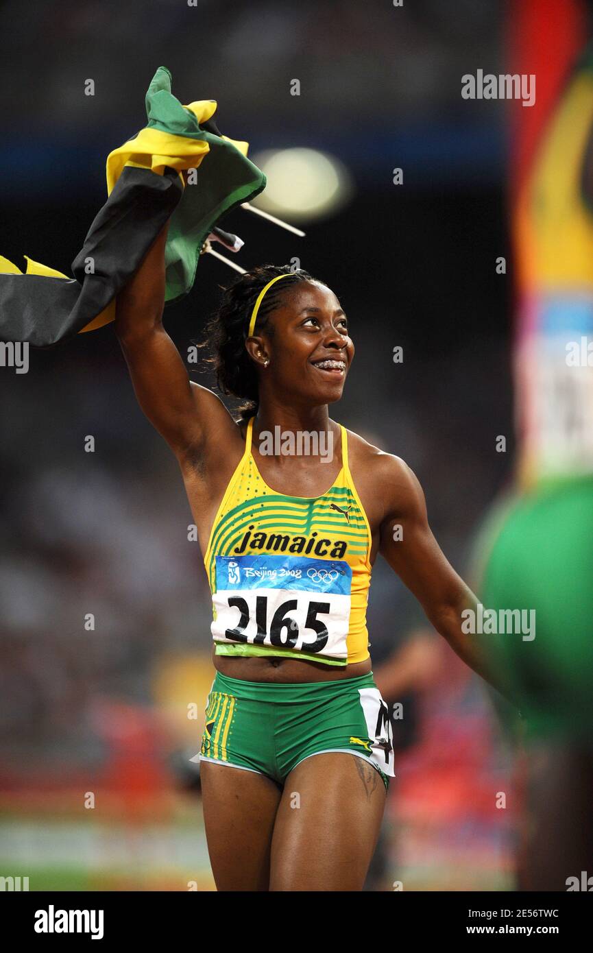 Shelly-Ann Fraser of Jamaica celebrates winning the Women's 100m Final ...