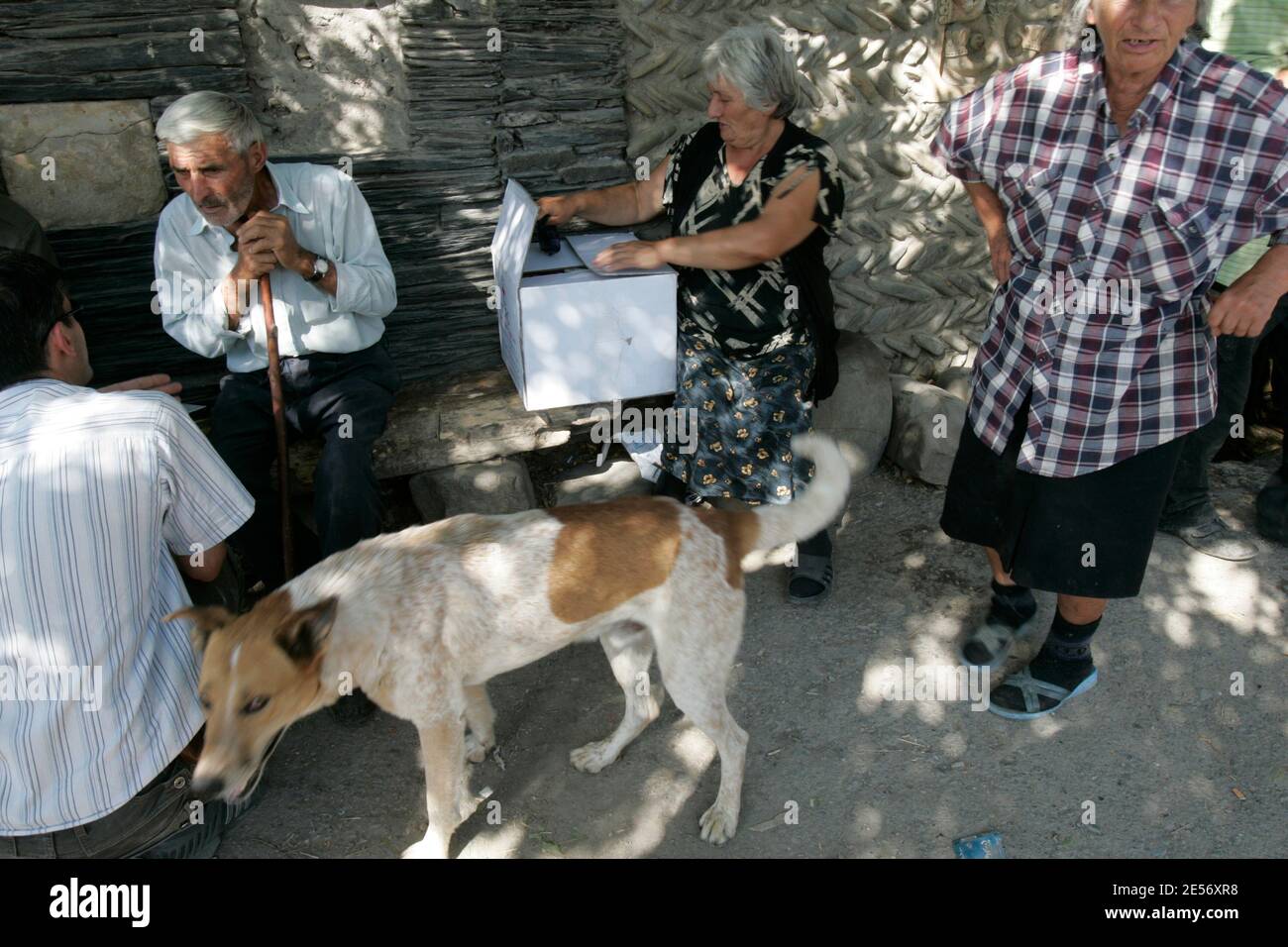 Georgian civilians receive some humanitarian aid from the International ...