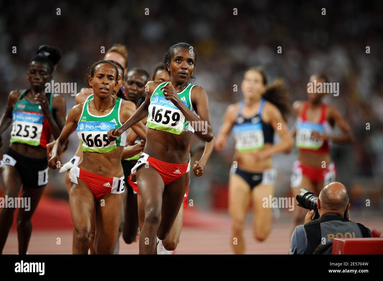 Ethiopias tirunesh dibaba during the womens 5000 metres hi-res stock ...