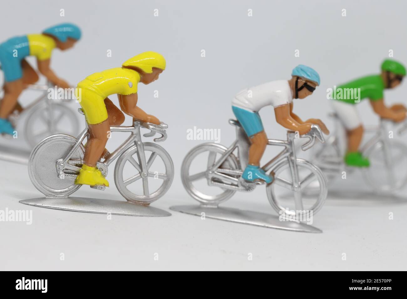 Group of cyclists lycra hi-res stock photography and images - Alamy