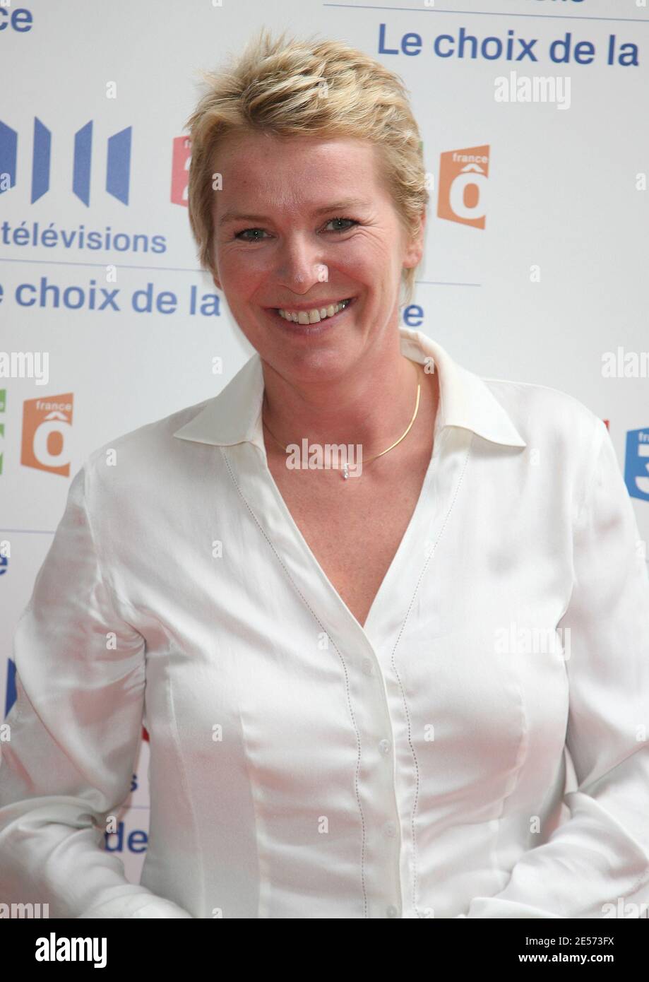 Elise lucet hi-res stock photography and images - Alamy