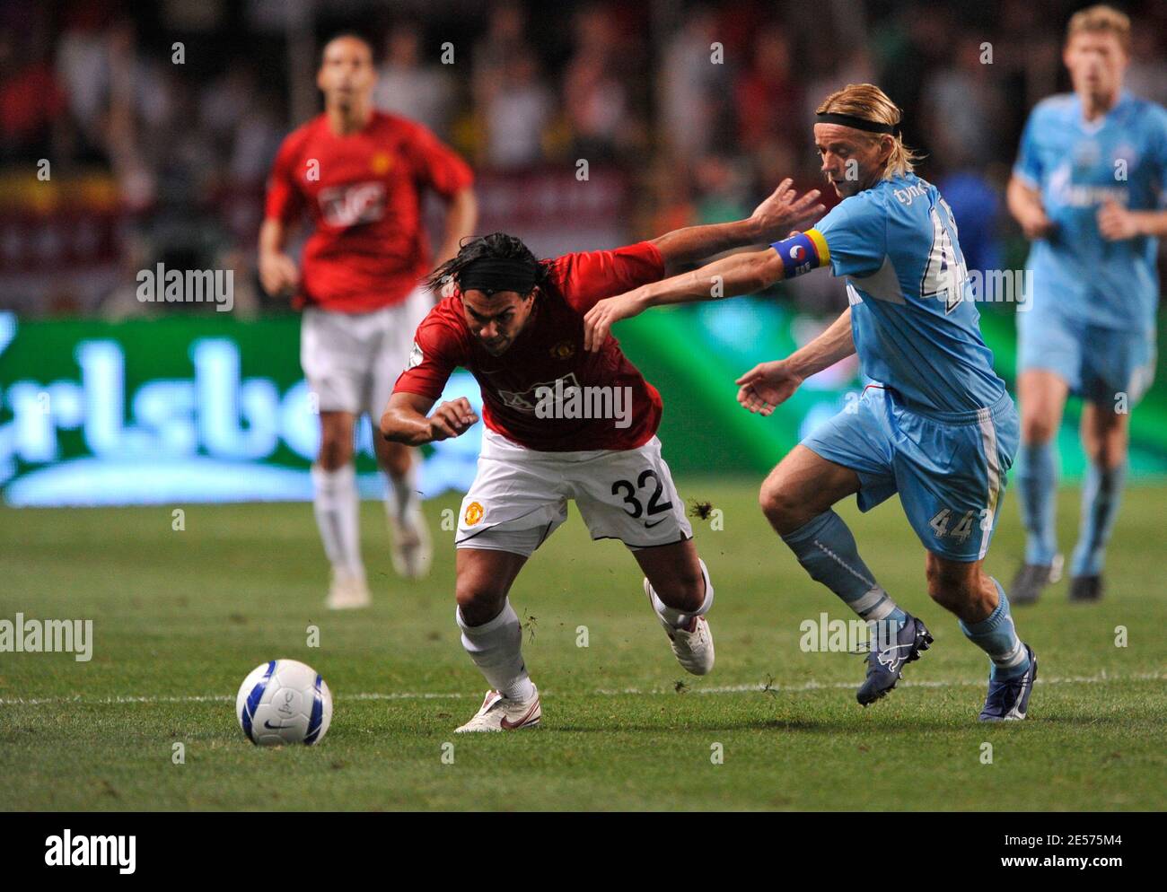 Carlos Tevez and Anatolly Tymoshchuk during the UEFA Super Cup Final ...