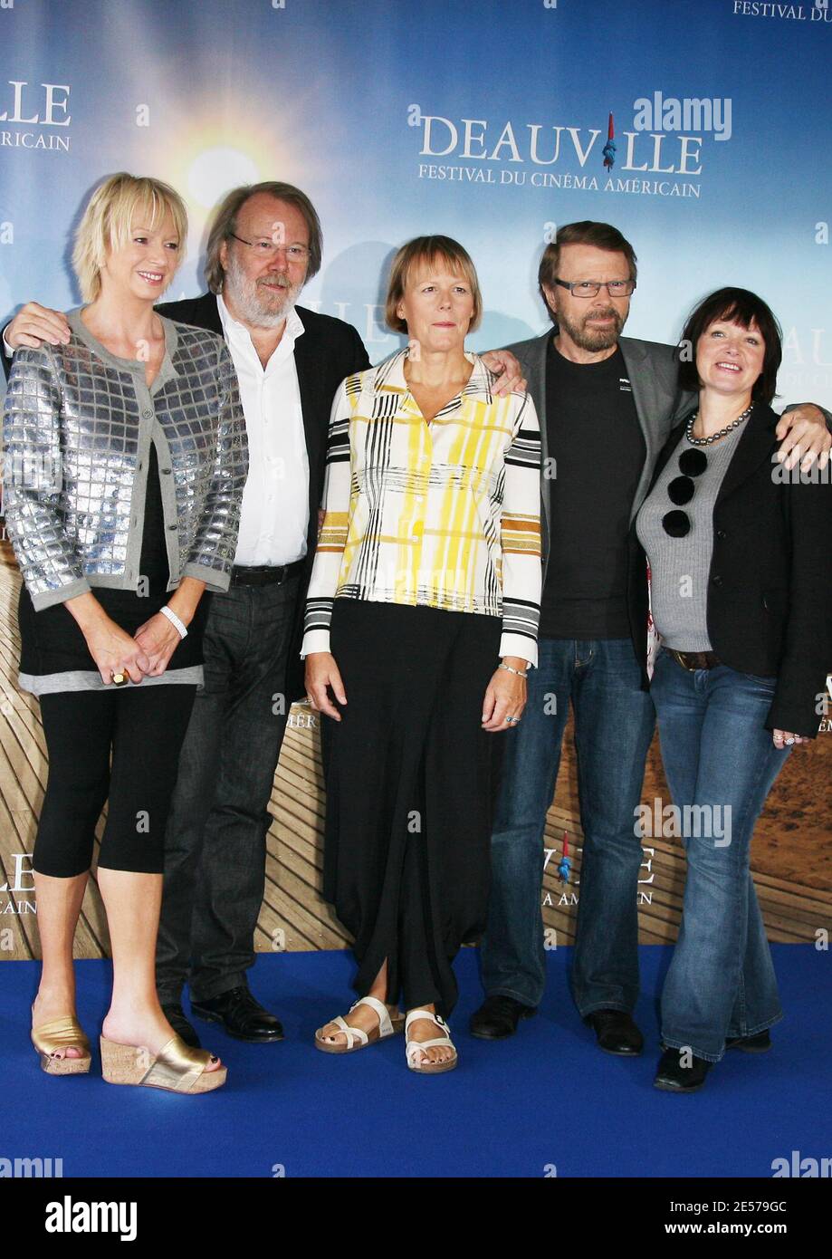 Catherine johnson mamma mia hi-res stock photography and images - Alamy