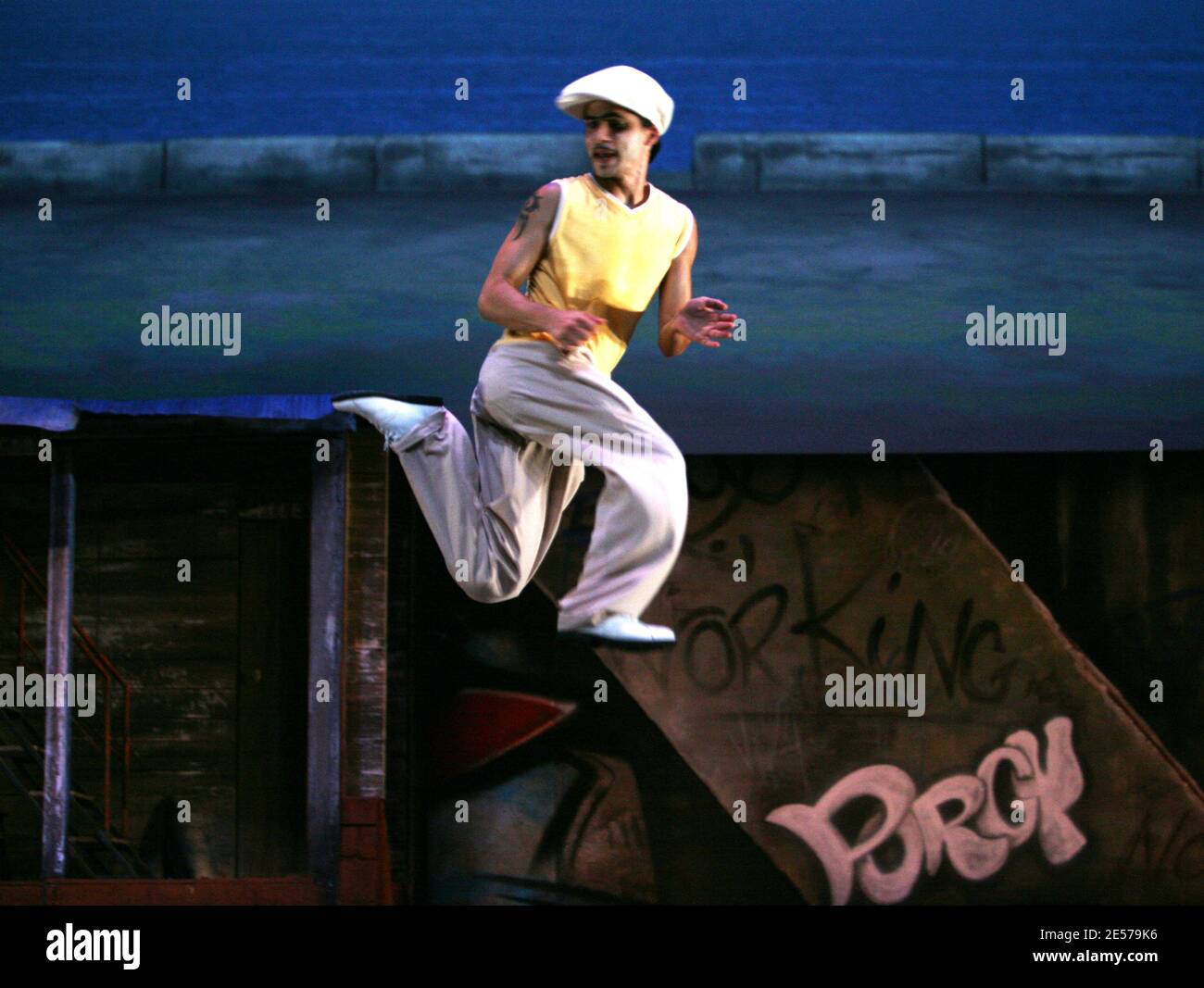 'Gershwin' choregraphy for 14 dancers, directed by Jose Montalvo and ...