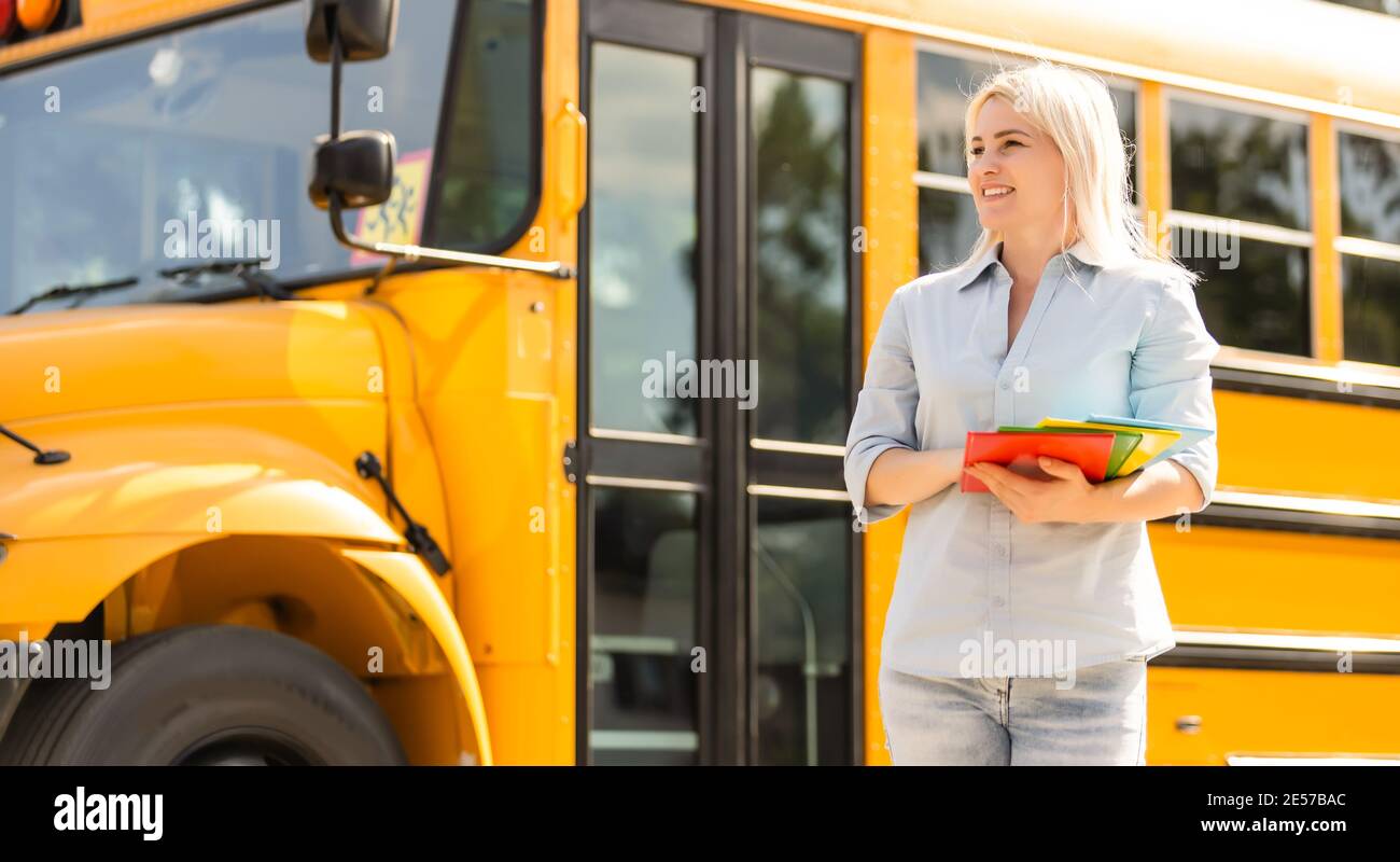 Children talking school bus hi-res stock photography and images - Alamy