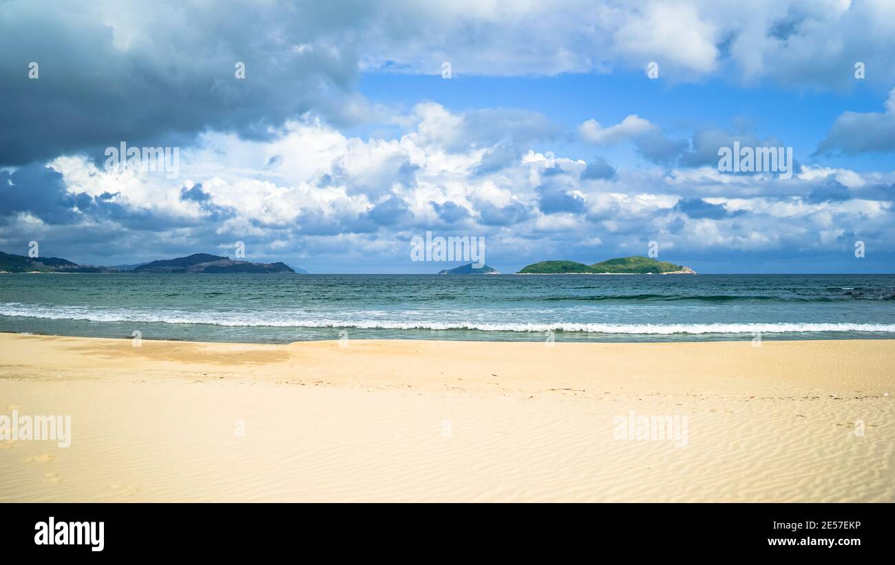 Hainan island resort hi-res stock photography and images - Alamy