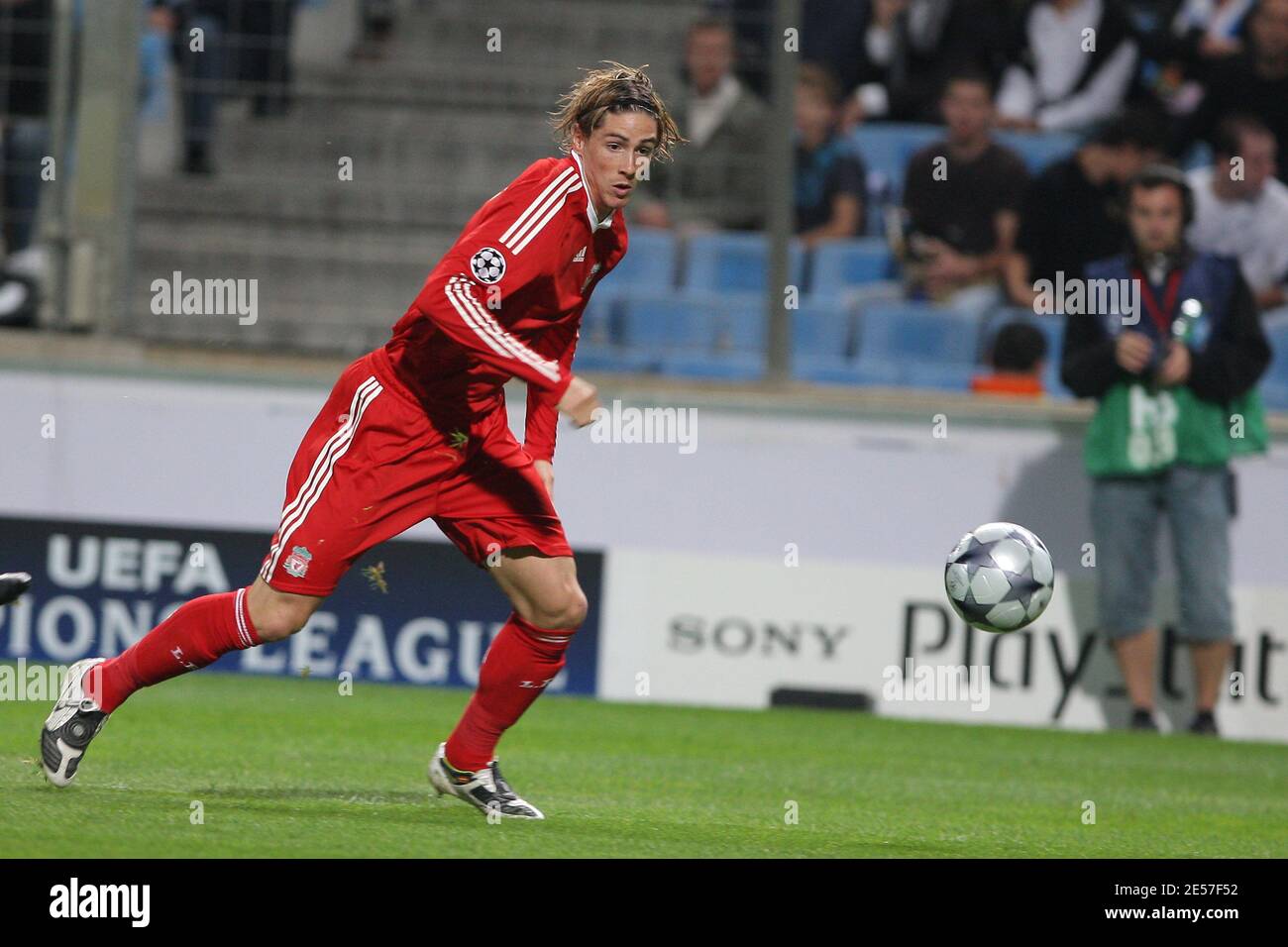 Fernando torres 2008 liverpool hi-res stock photography and images - Alamy