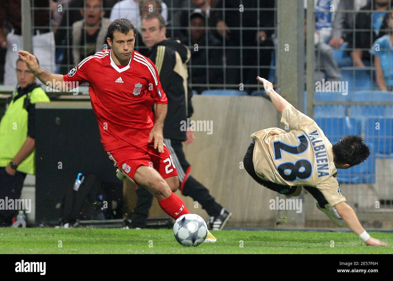 Javier mascherano liverpool hi-res stock photography and images - Alamy