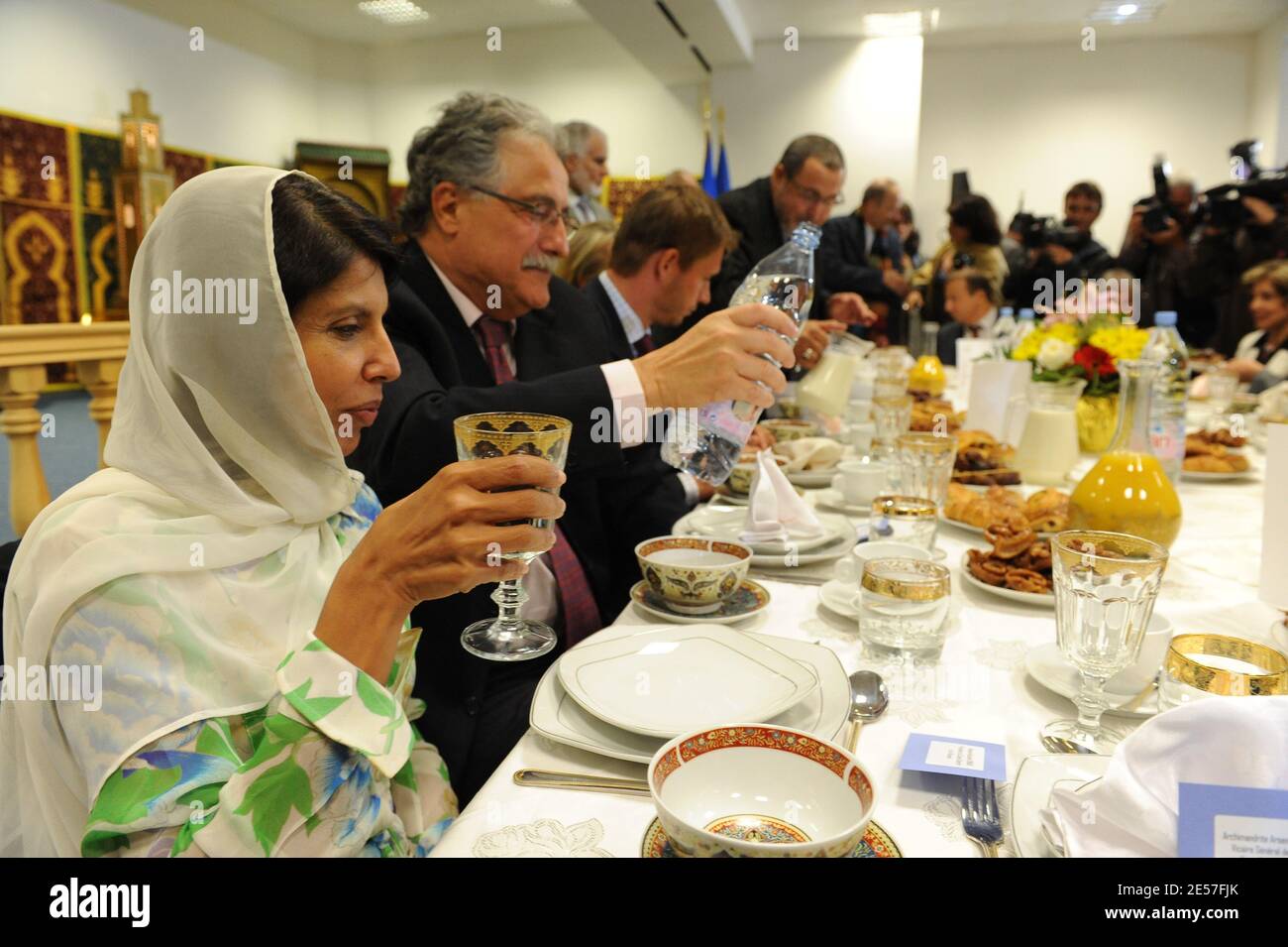 First mosque paris hi-res stock photography and images - Alamy