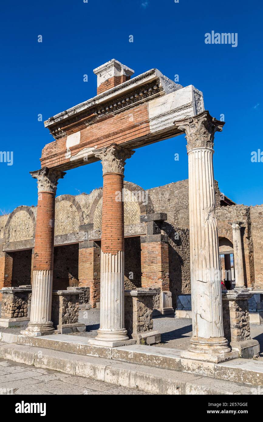 Pompeii city destroyed in 79BC by the eruption of Mount Vesuvius Stock ...