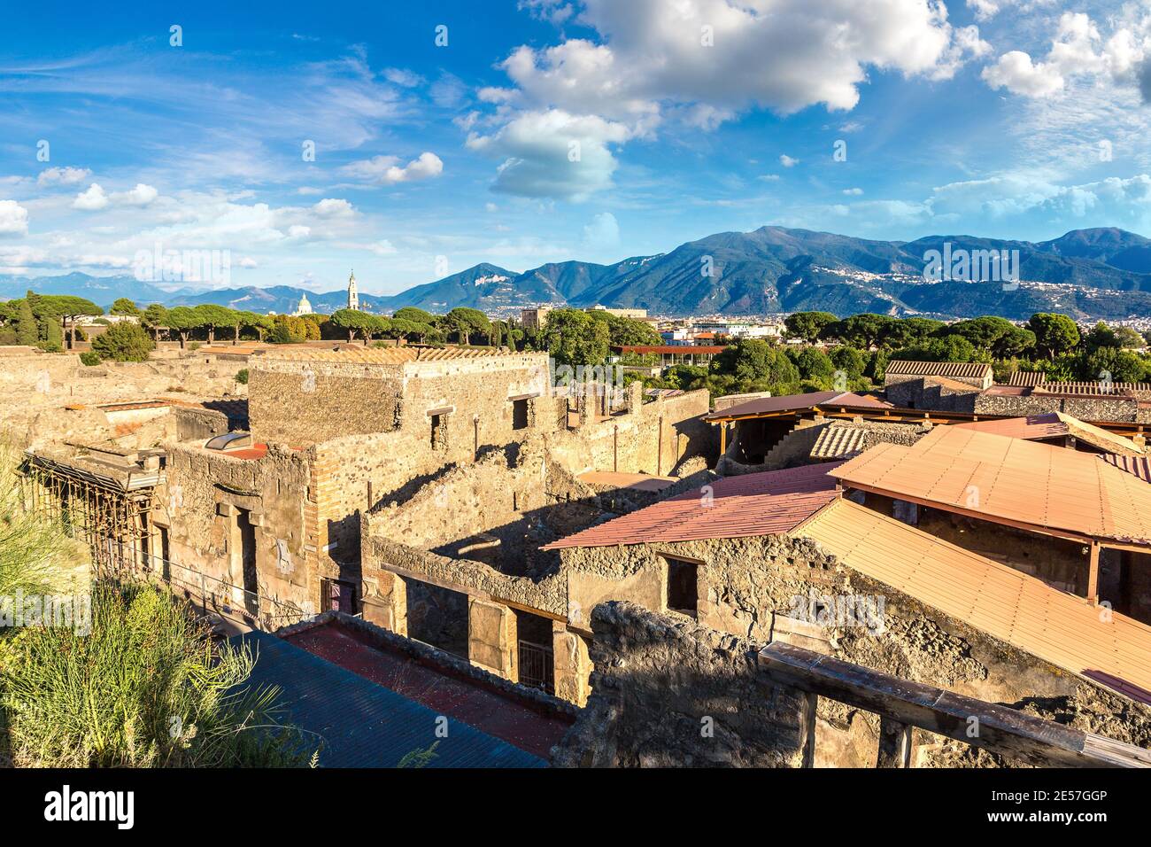 Pompeii city destroyed in 79BC by the eruption of Mount Vesuvius Stock ...