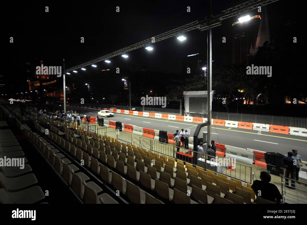 Formula one singtel singapore grand prix hi-res stock photography and ...