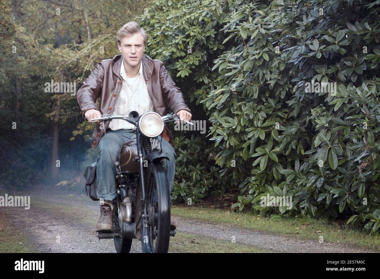 THE DIG, Johnny Flynn, 2021. ph: Larry Horricks / © Netflix / Courtesy ...