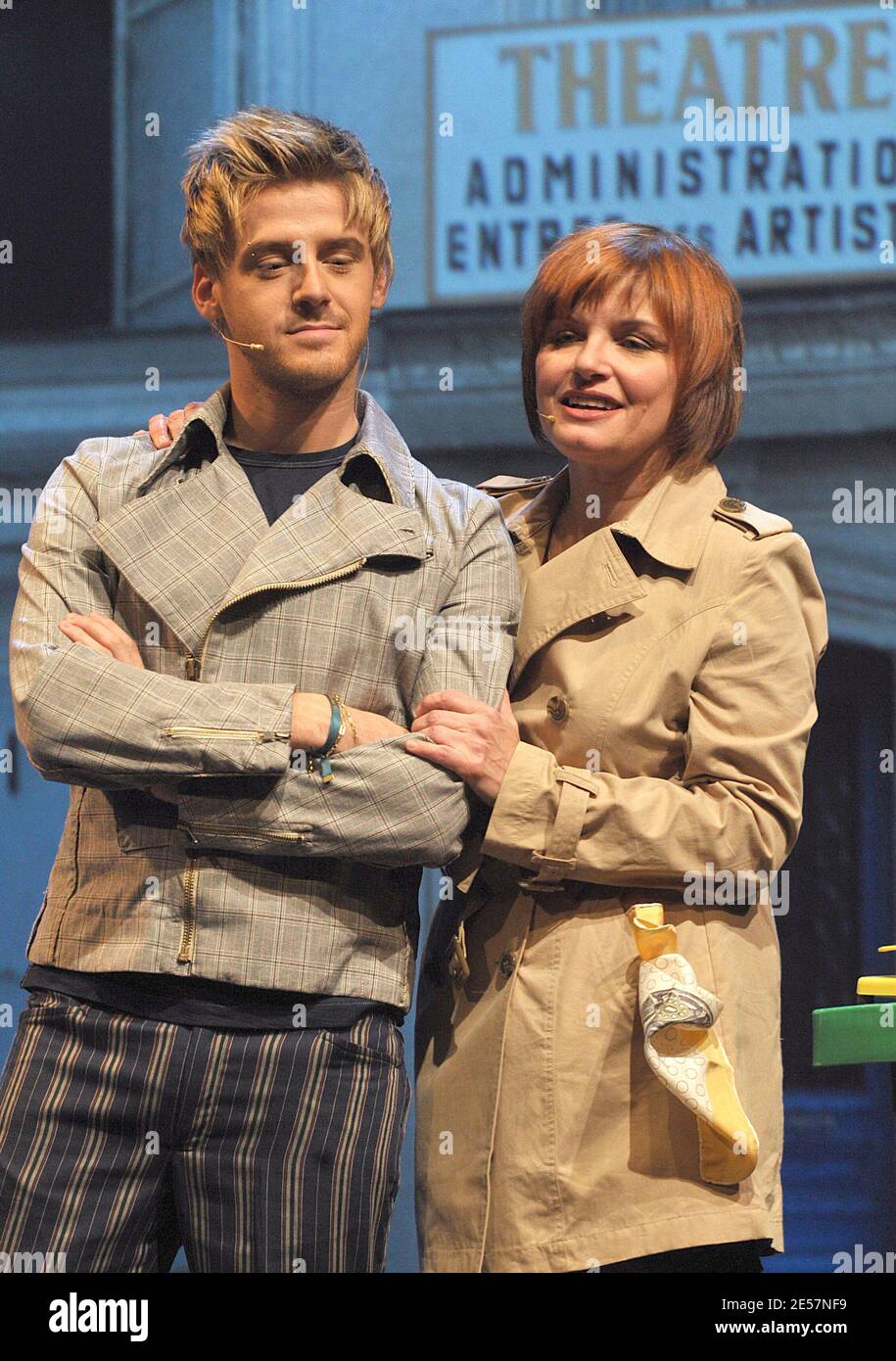 Diane Tell and Jonatan Cerrada perform in 'Je M' Voyais Deja' musical ...