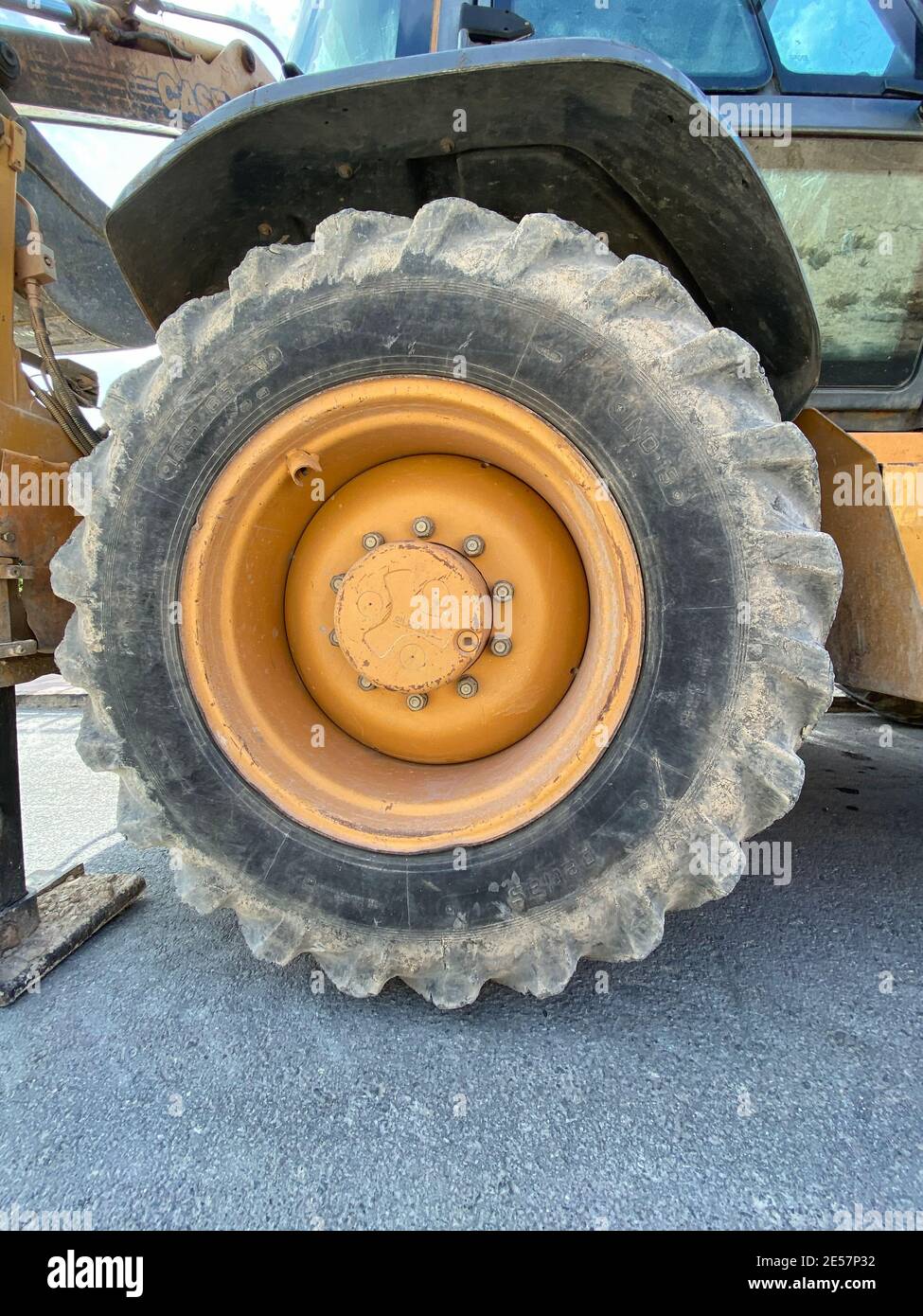 Belt loader hi-res stock photography and images - Alamy