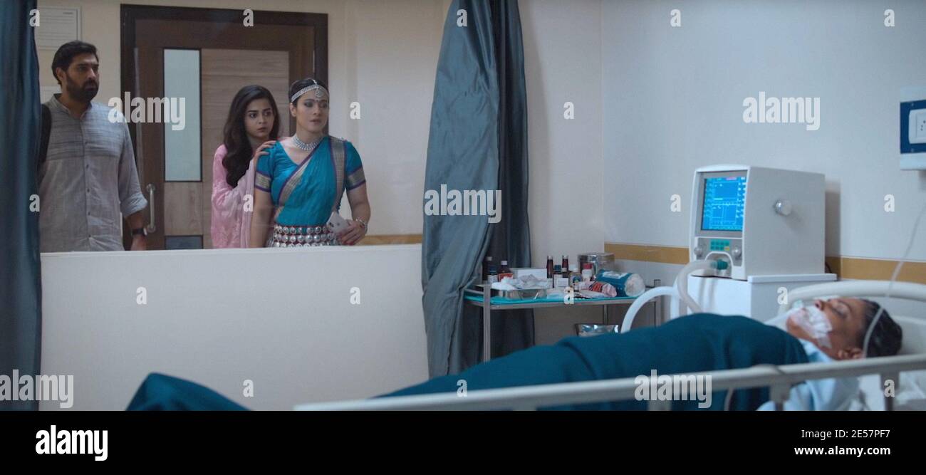 TRIBHANGA, from left: Kunaal Roy Kapur, Mithila Palkar, Kajol, Tanvi ...