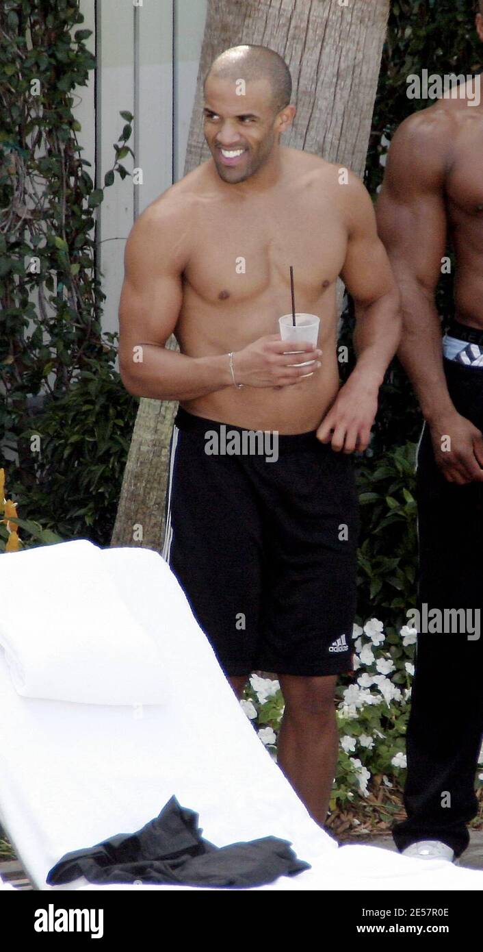 Exclusive!! British singer Craig David shows off his new buff body ...