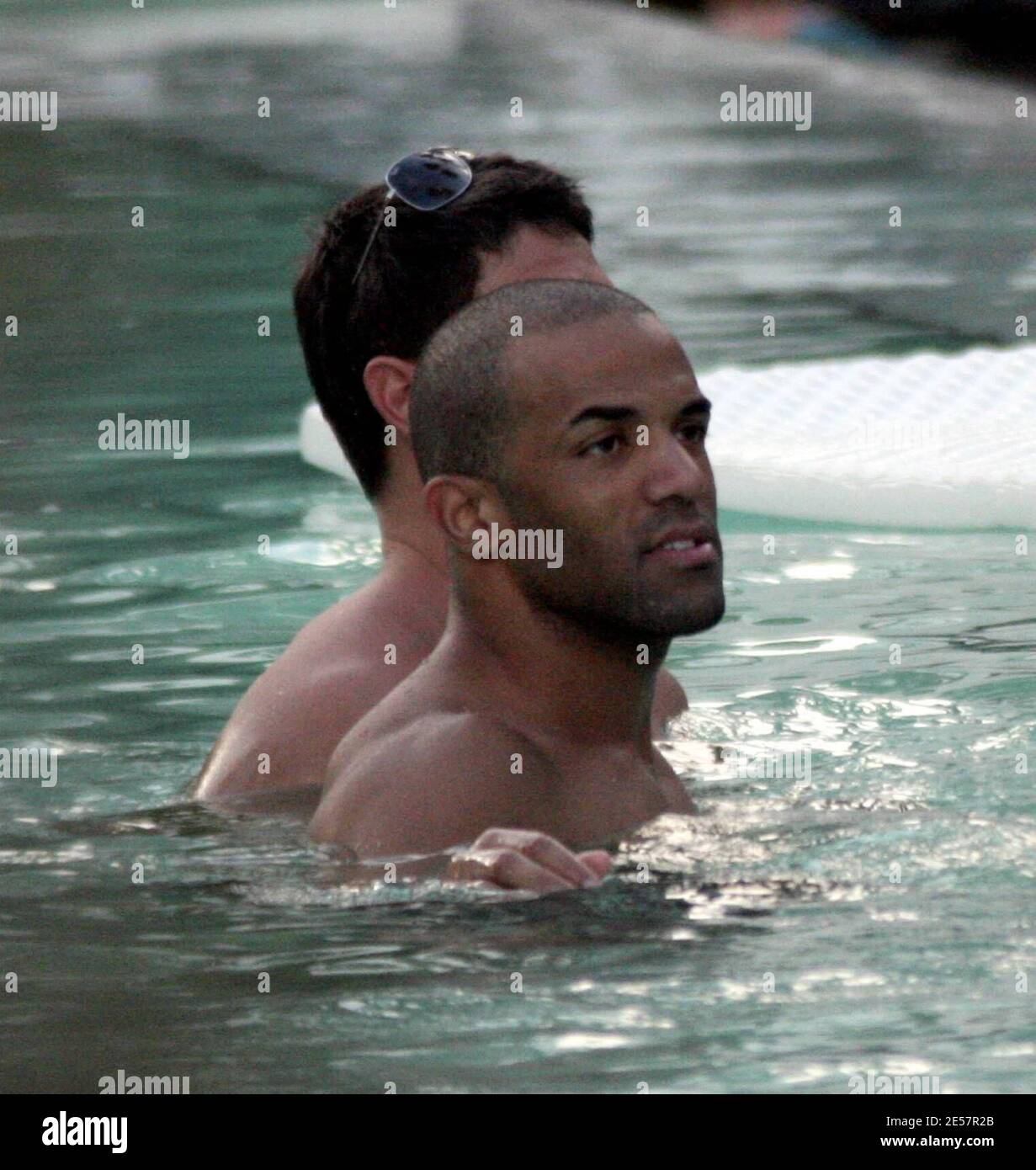 Exclusive!! British singer Craig David shows off his new buff body ...