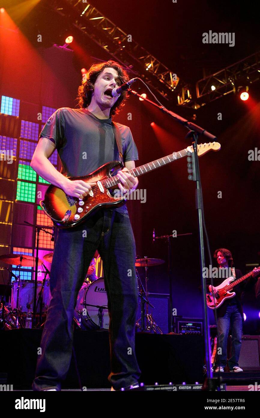 John mayer performs live in hi-res stock photography and images - Alamy