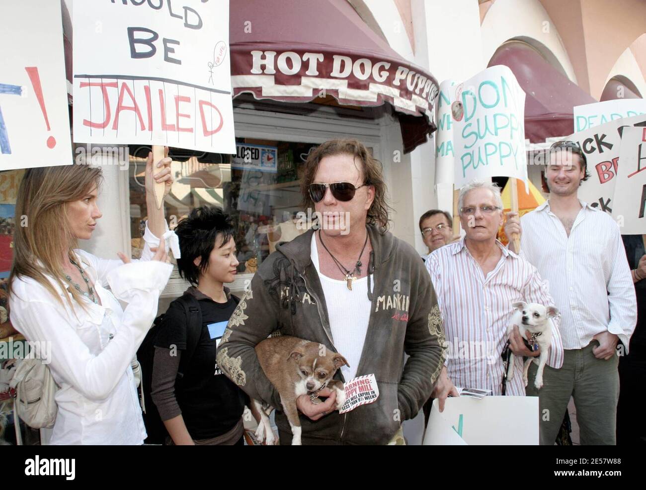 Mickey rourke dog hi-res stock photography and images - Alamy