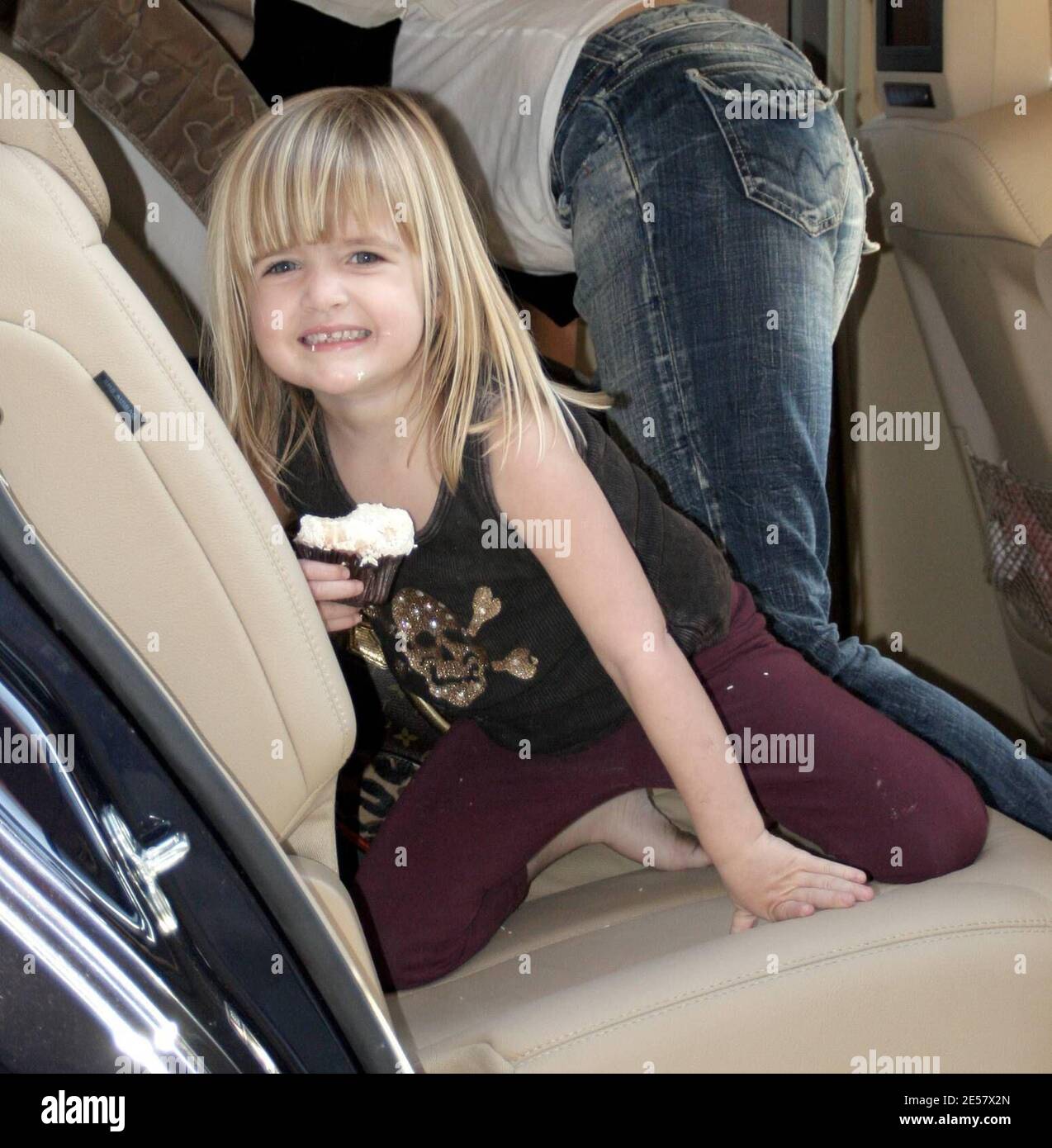 Denise richards with daughter sam hi-res stock photography and images ...