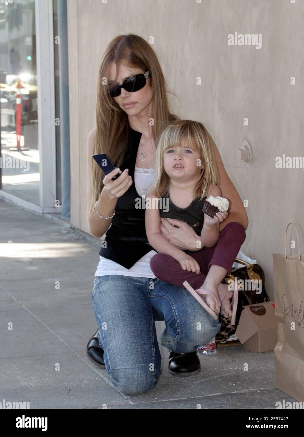 Denise richards and sam sheen hi-res stock photography and images - Alamy