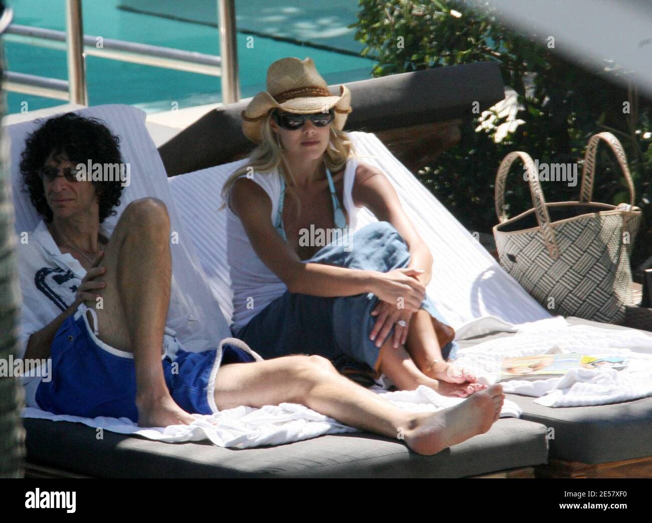 Exclusive!! Newly engaged Howard Stern and fiancee Beth Ostrosky relax ...