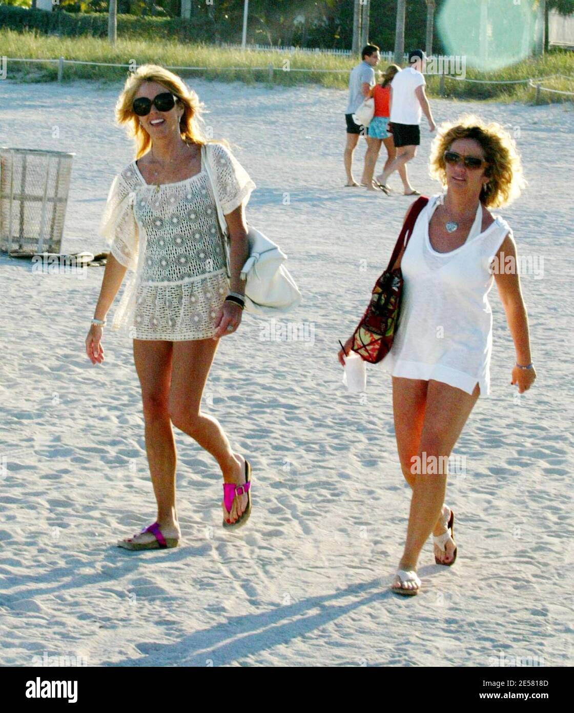 Dina, Ali & Dakota Lohan enjoy a game of football with friends over ...