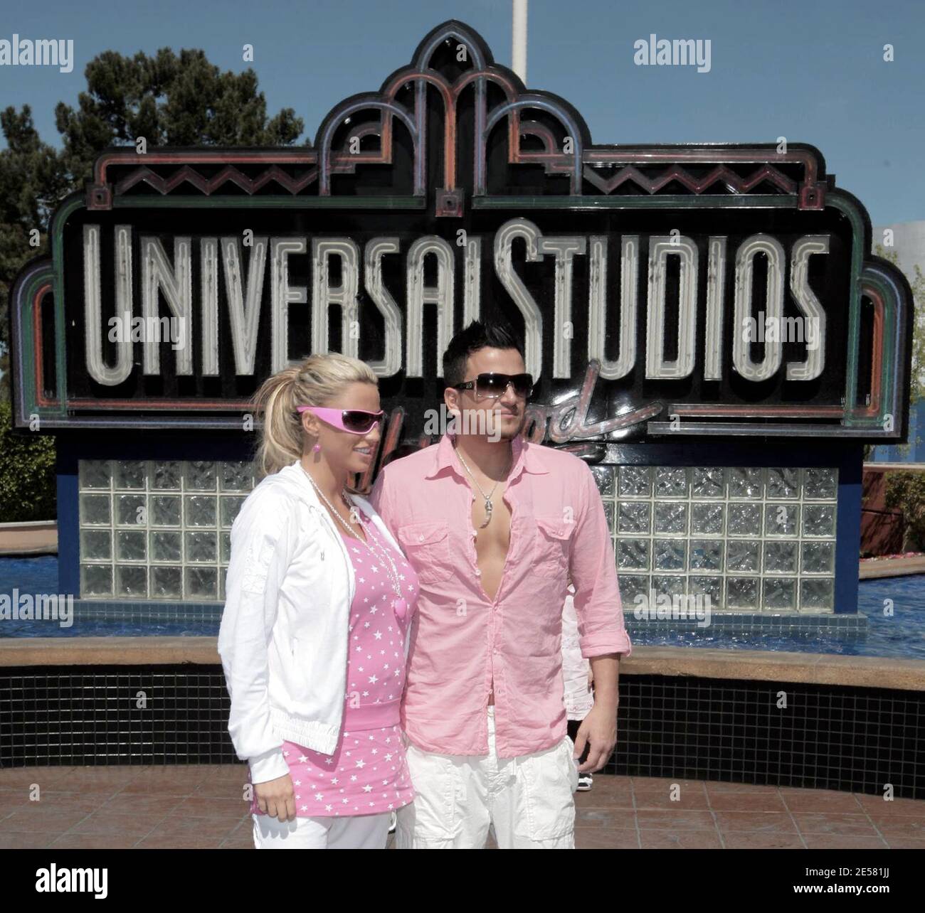 Jordan and Peter Andre spend a fun filled day at Universal Studios in ...