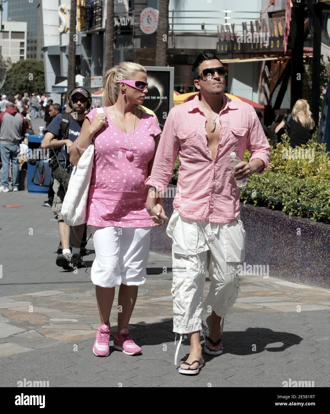 Jordan and Peter Andre spend a fun filled day at Universal Studios in ...