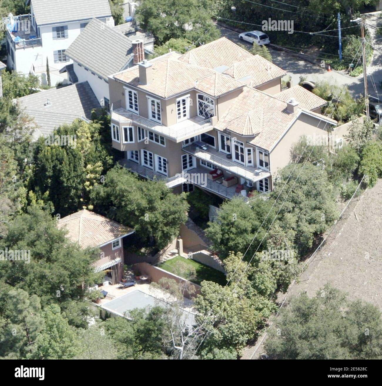 Exclusive!! Ashlee Simpson's new $4.7m mansion in Beverly Hills, Ca. It ...