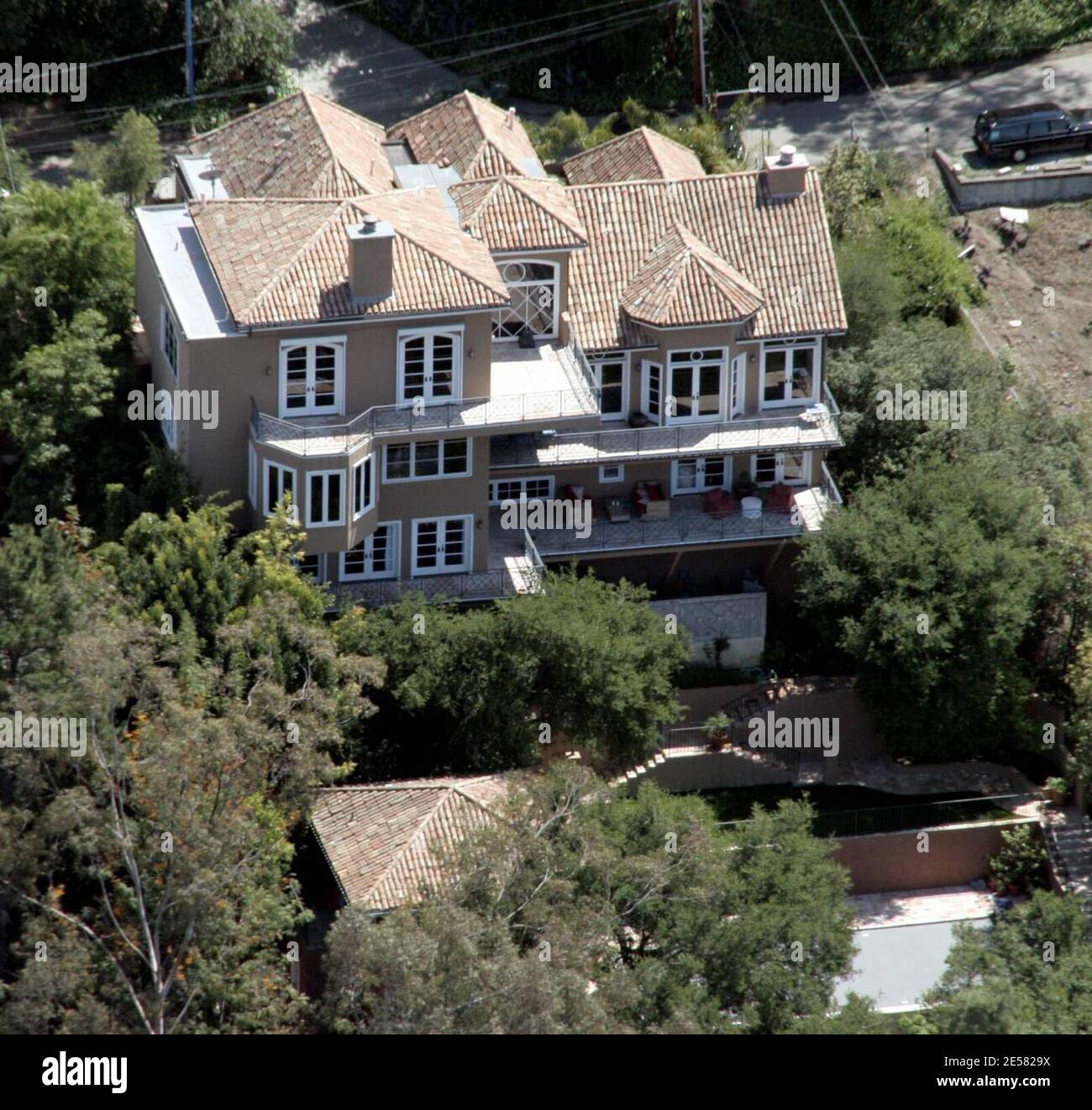 Exclusive!! Ashlee Simpson's new $4.7m mansion in Beverly Hills, Ca. It ...