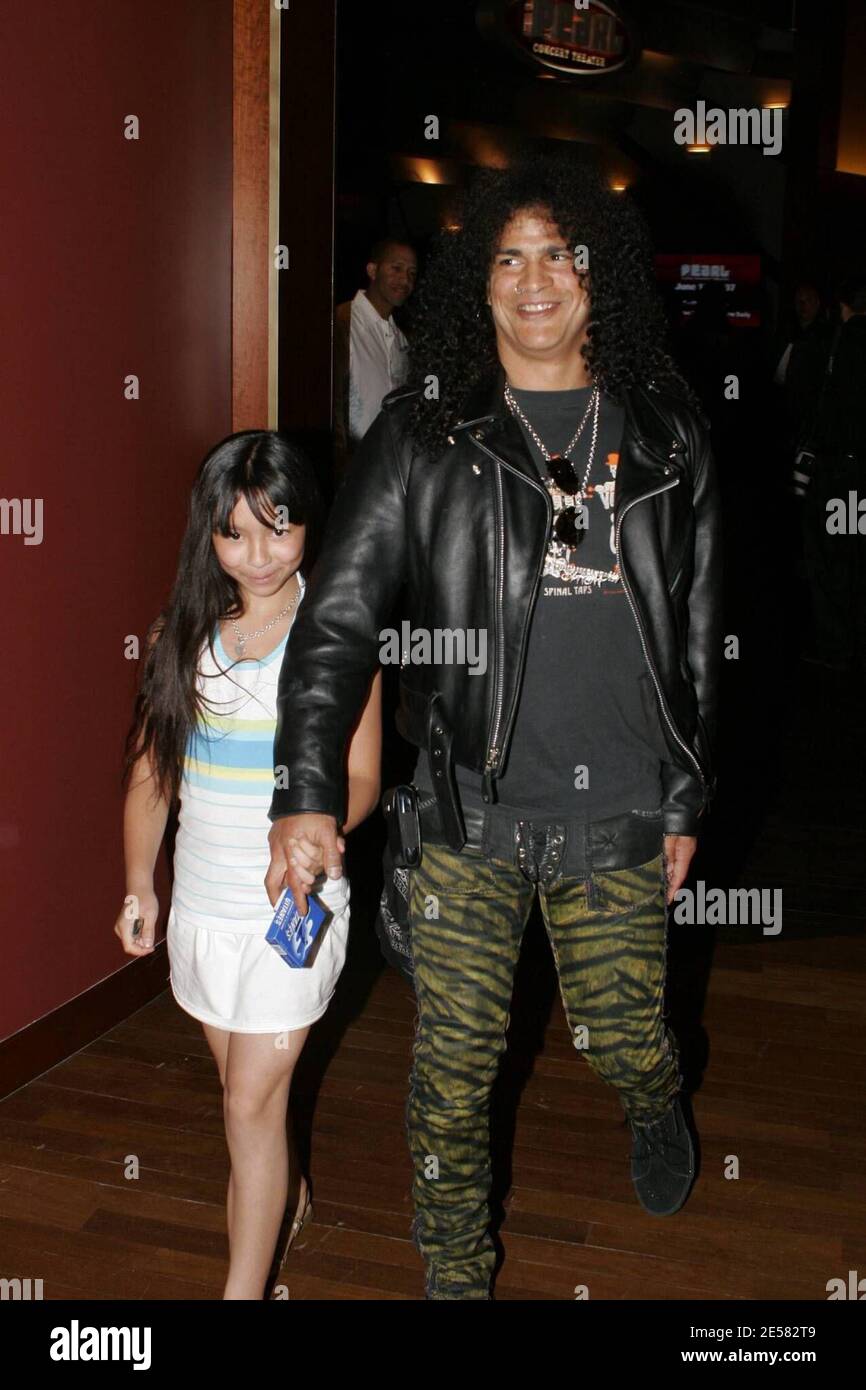 Exclusive!! Slash with daughter walking through The Palms casino after ...