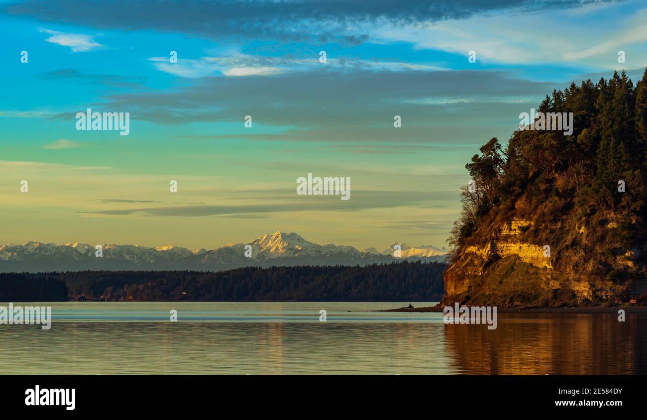 The Olympic Mountains from South Puget Sound Stock Photo - Alamy