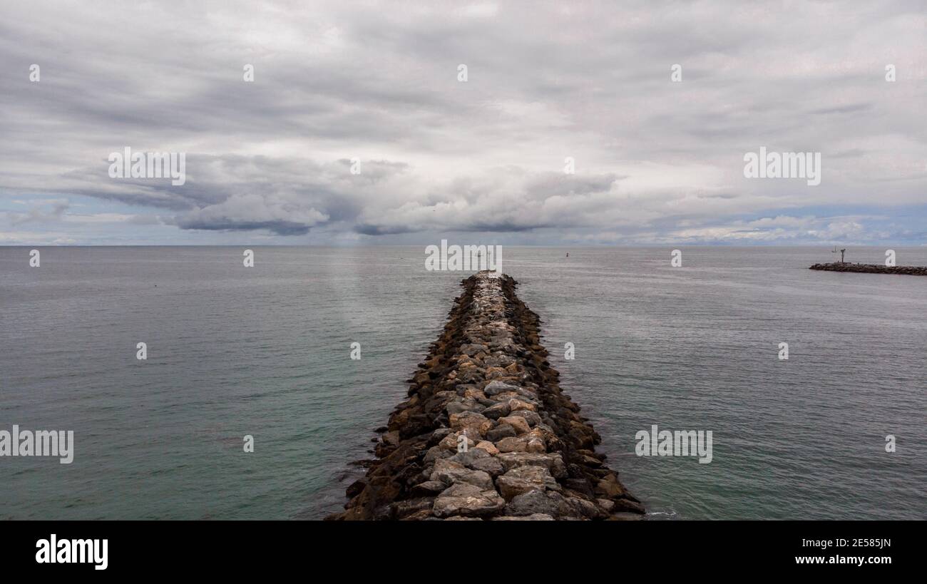 Wave breaker stone hi-res stock photography and images - Alamy
