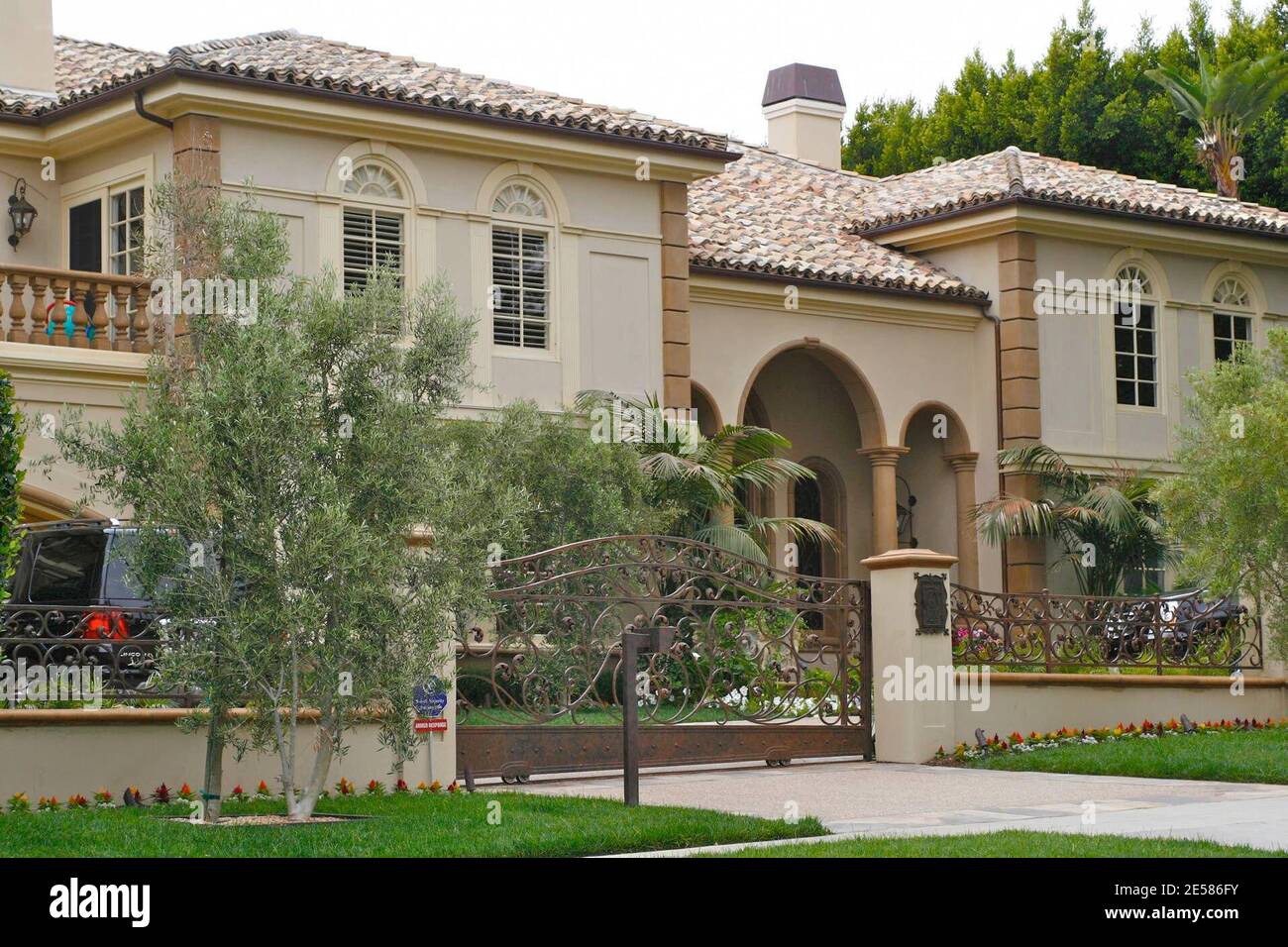 Exclusive!! This is the King's new castle. Larry King has just ...
