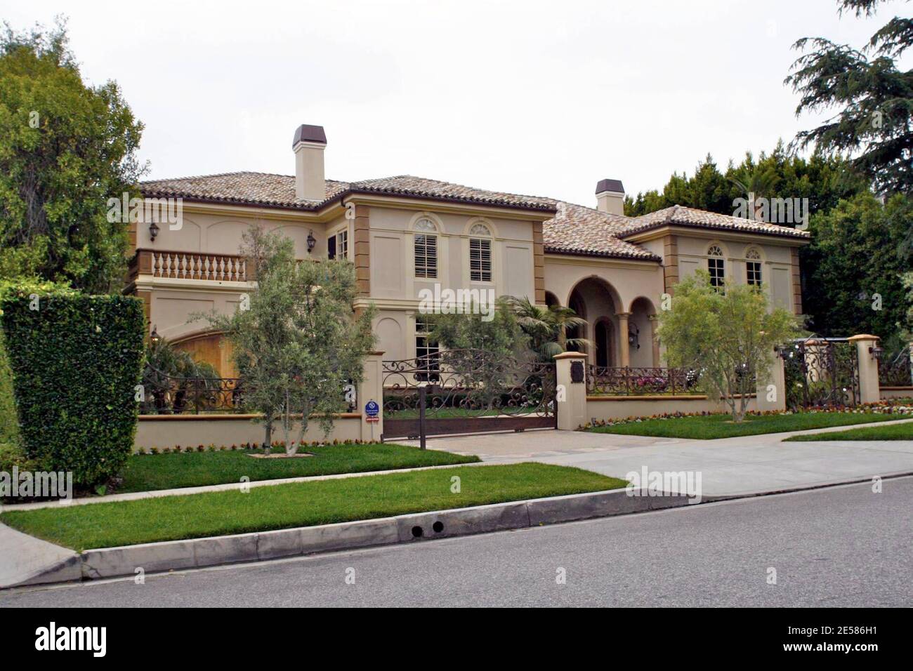 Exclusive!! This is the King's new castle. Larry King has just ...