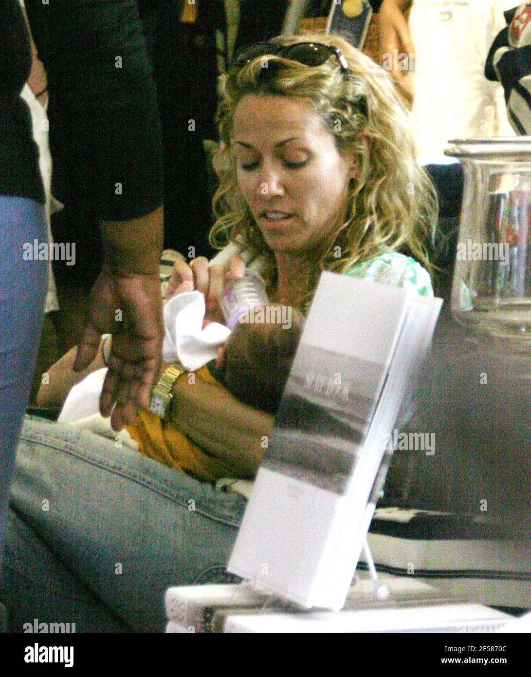 Sheryl crow and son wyatt crow hi-res stock photography and images - Alamy